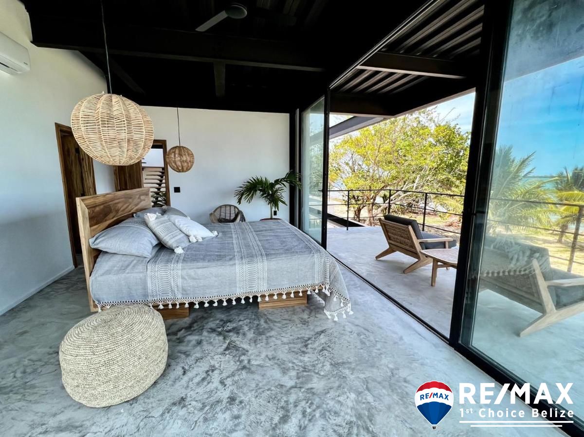 H1440 - Beachfront Dream House | RE/MAX 1st Choice