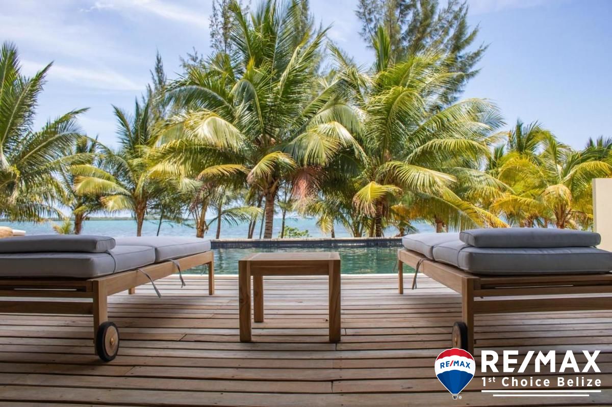 H1440 - Beachfront Dream House | RE/MAX 1st Choice